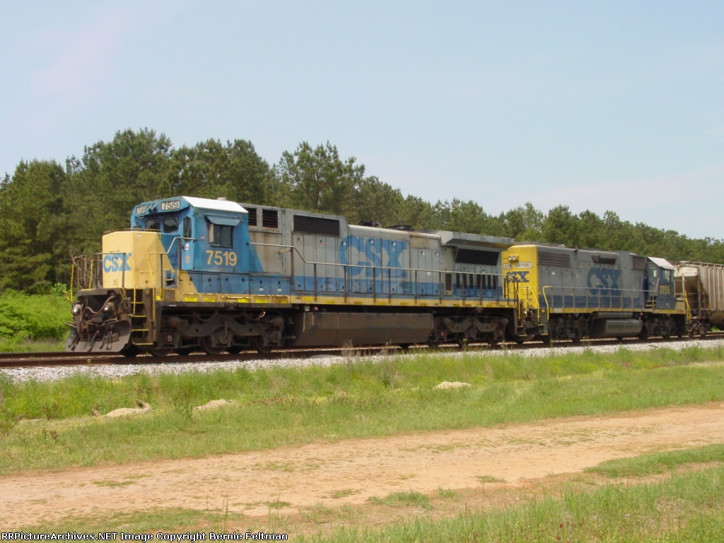 CSX 7519 (C40-8) and CSX 2755 (GP38-2) ready to head south back to its home terminal of Dothan,